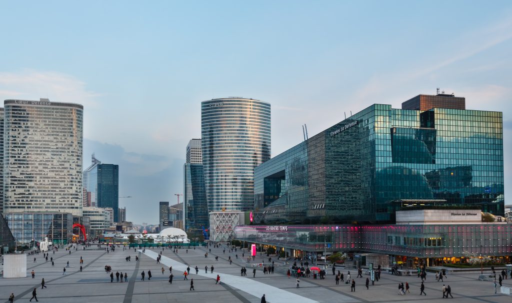 Où sont situés les principaux quartiers d’affaires à Paris